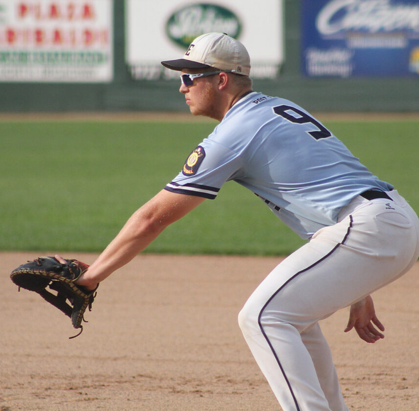 Weiss single lifts Sleepy Eye Post 7 by Roseau in state quarterfinals ...